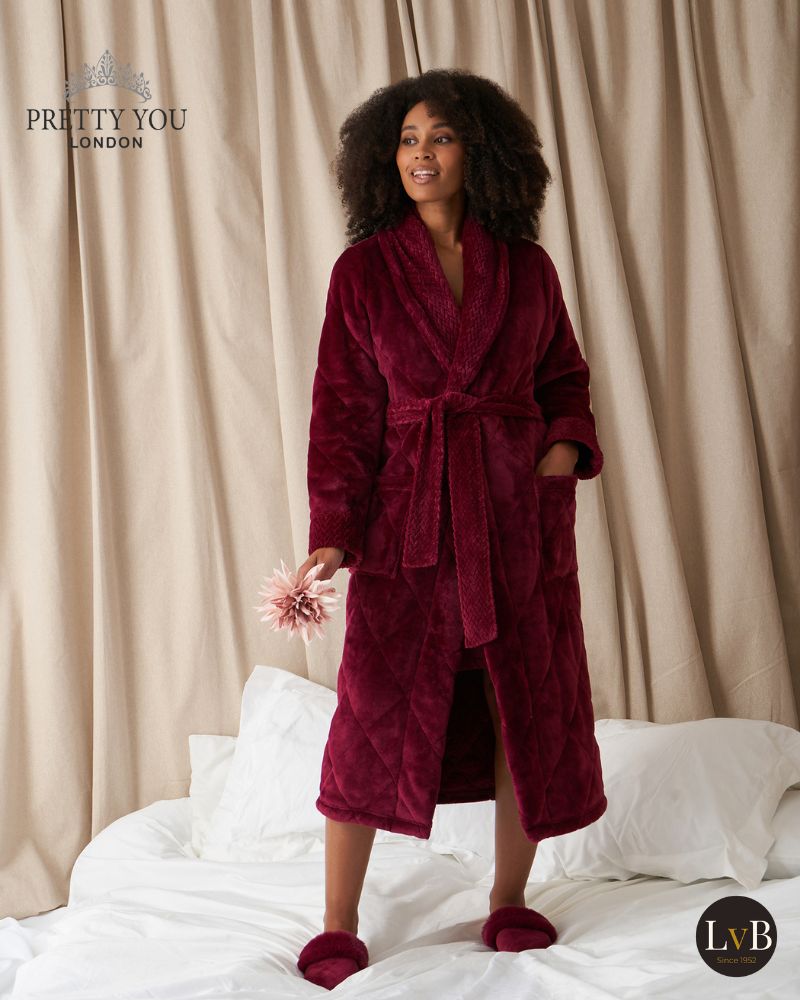Pretty You London - Quilted Velour Robe - Bordeaux | Lingerie van Bokhoven